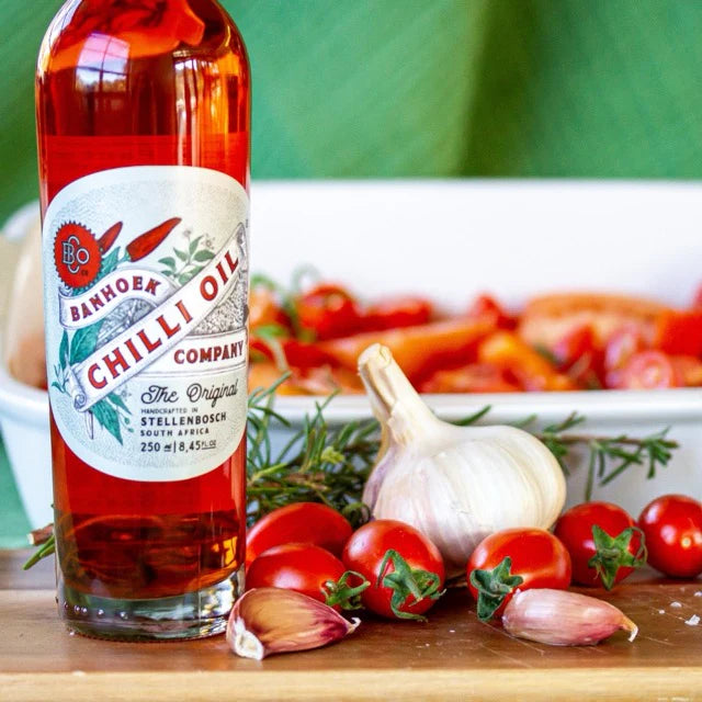 Banhoek Chilli Oil Garlic 250ml – The Savanna